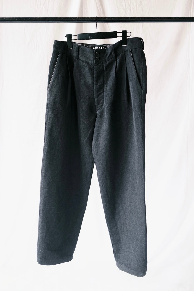 FELIX / Navy Top – acacia